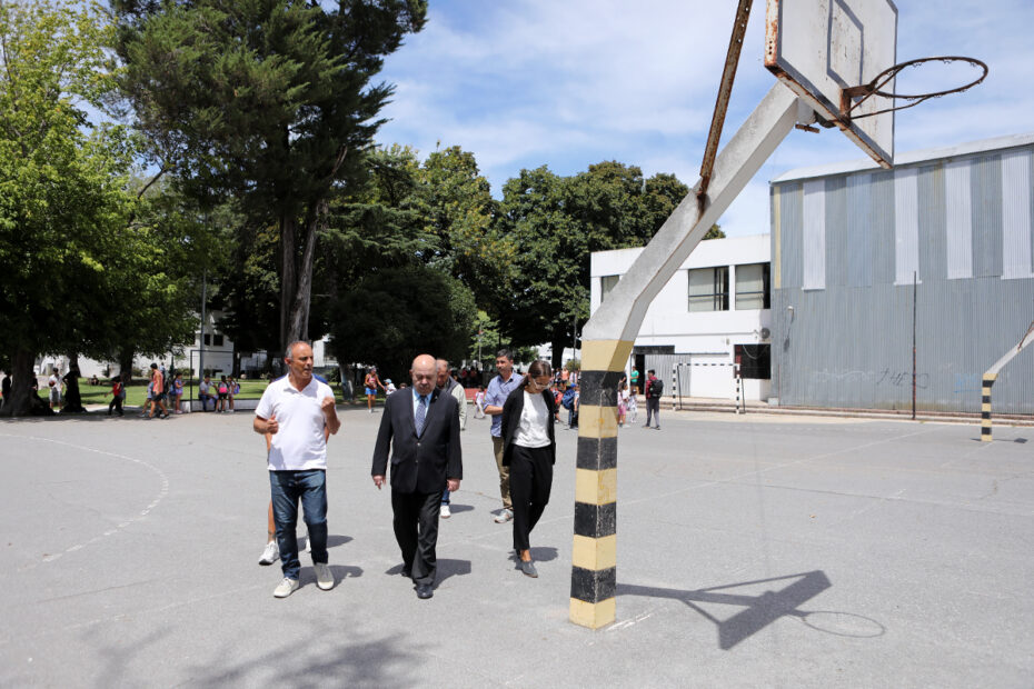 Tauber recorrió el Campo de Deportes de la UNLP, un complejo de primer ...